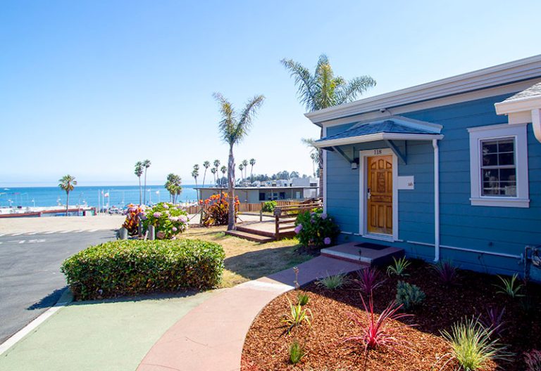 Ocean View Rooms - Edgewater Beach Inn